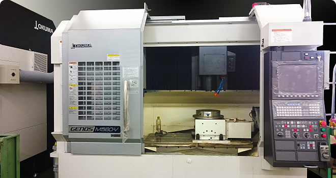 OKUMA VERTICAL GENOS M560-V MACHINING CENTER - Estampro